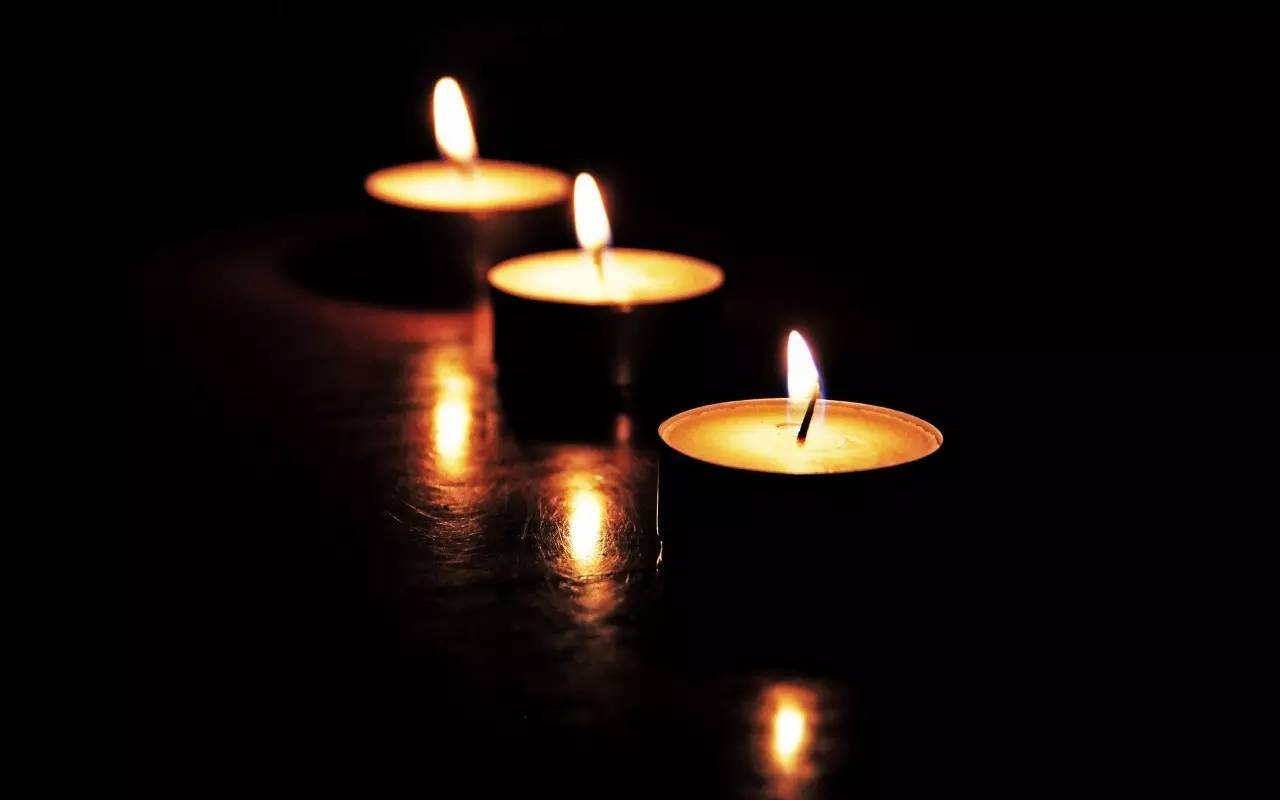 Why do the Chinese burn paper money to worship their ancestors? - iNEWS