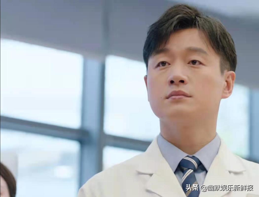 The beautiful captain Tong Liya, and the handsome doctor Tong Dawei ...