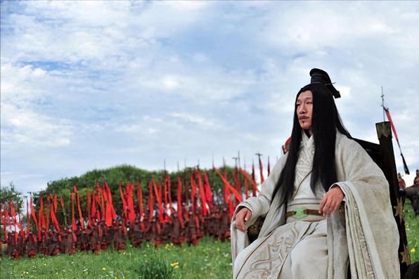 Zhuge Liang has healthy legs, why does he insist on using a "wheelchair" in a war?This is where ...