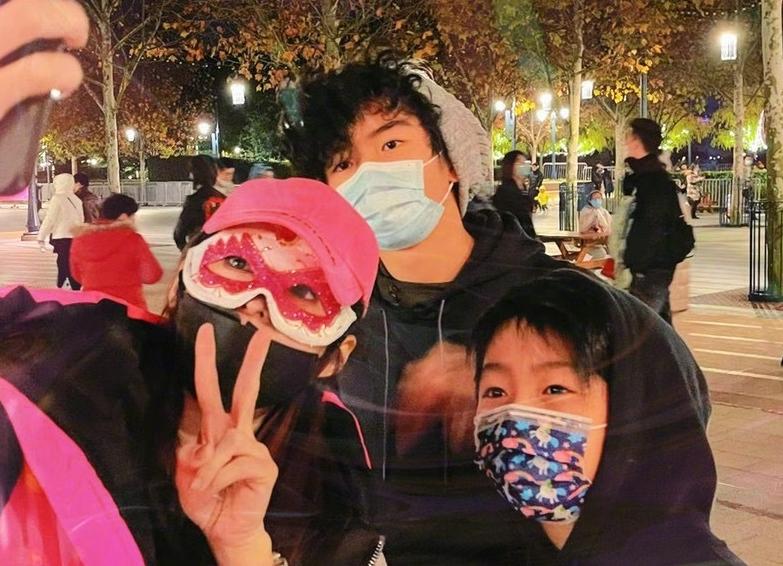 Cecilia Cheung shows off her son on his birthday, 14-year-old Lucas boy ...