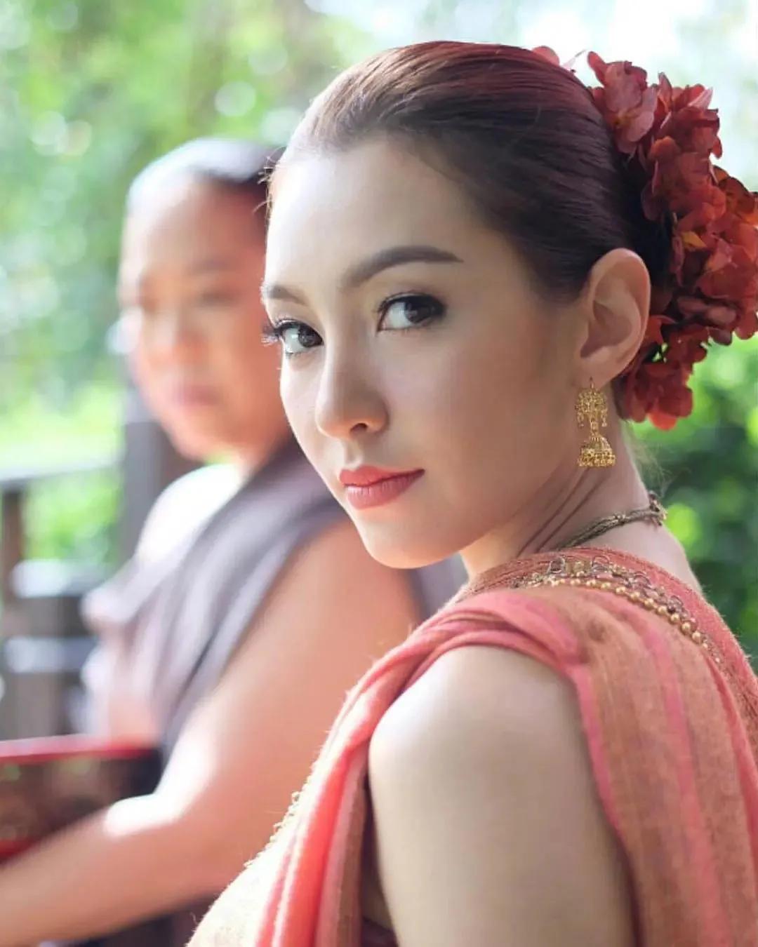 Thai star bella The fairy love in the Thai entertainment circle is simply a romance novel, the ...