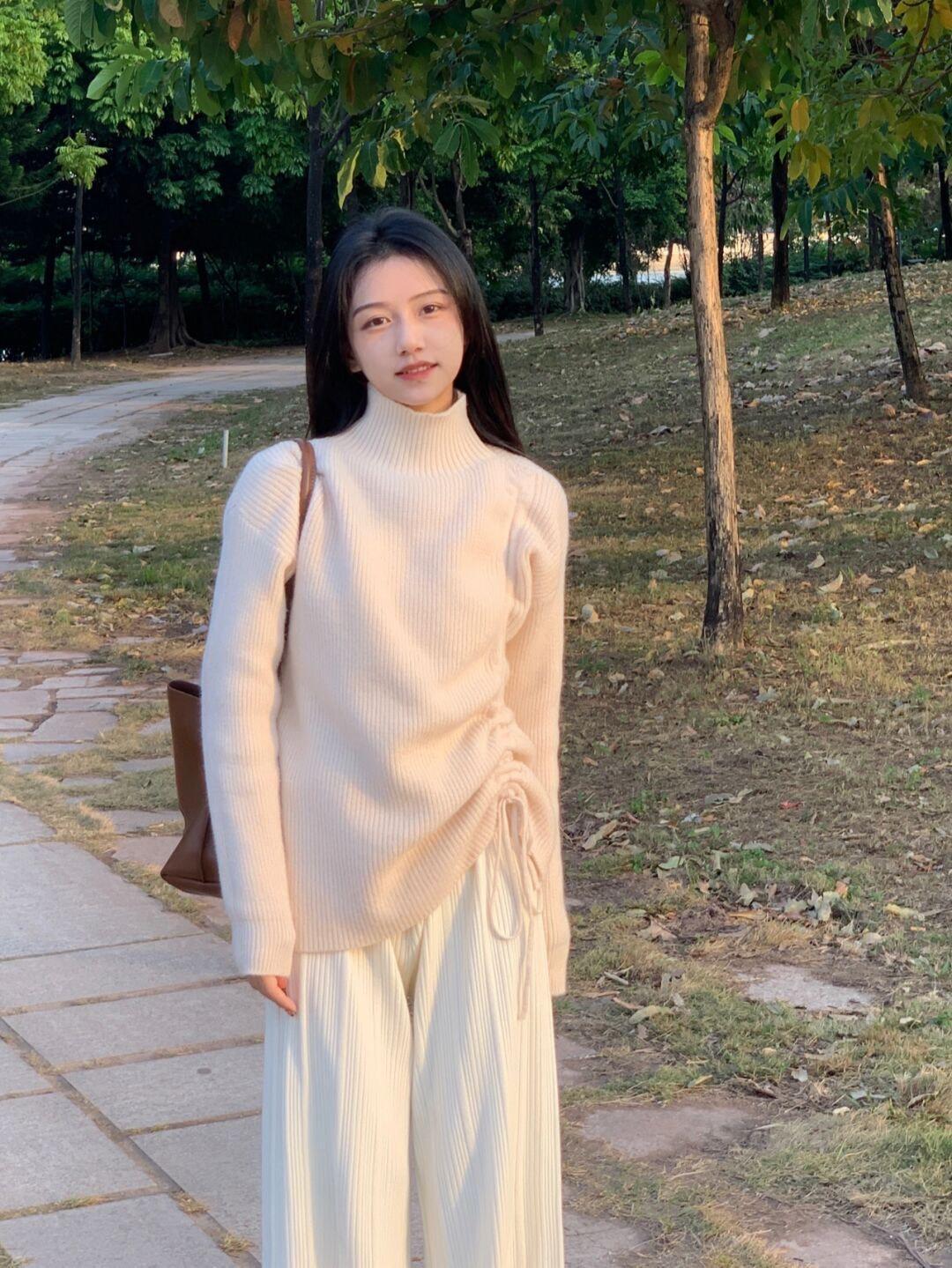 How to dress gentle and ladylike in winter?Drawstring sweater + knitted ...