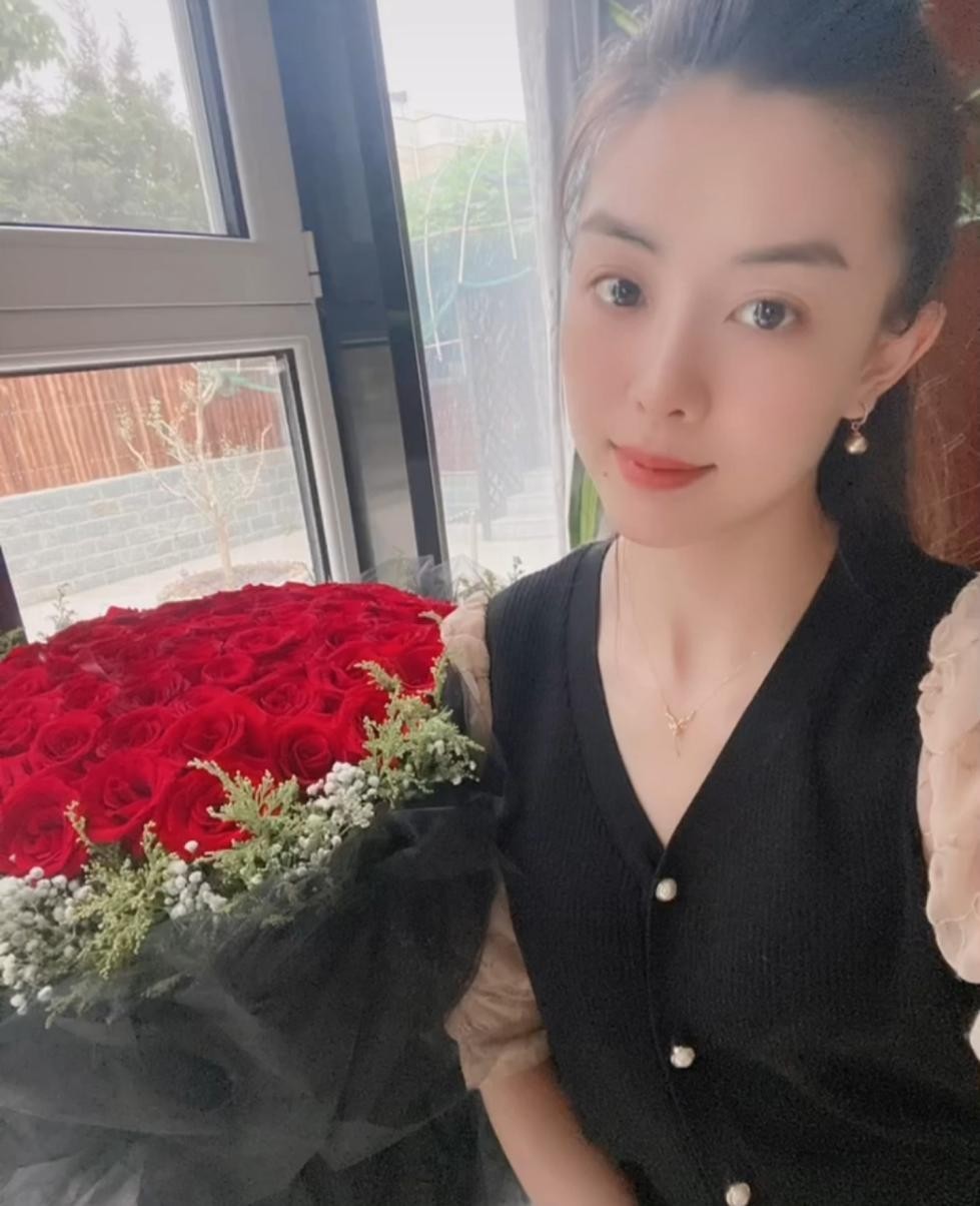 Liu Hegang accompanies his wife and daughter back to her parents' home ...