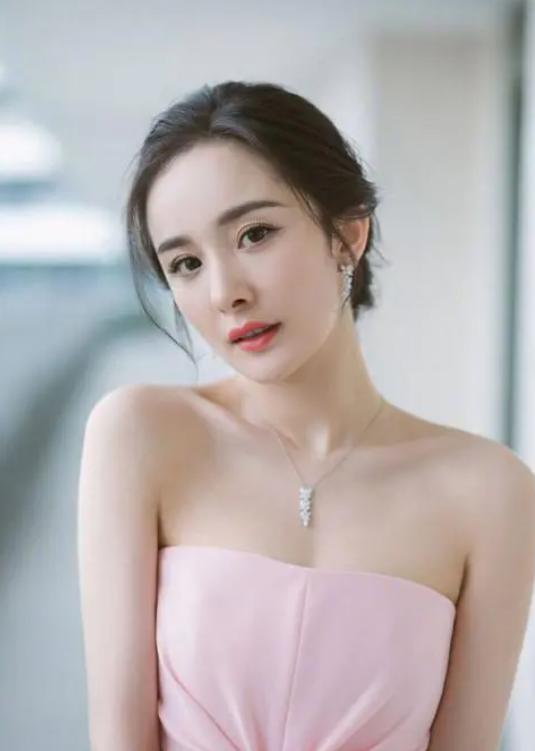 Little gossip of Wang Junkai, Huang Zitao, Yang Mi and other stars - iNEWS