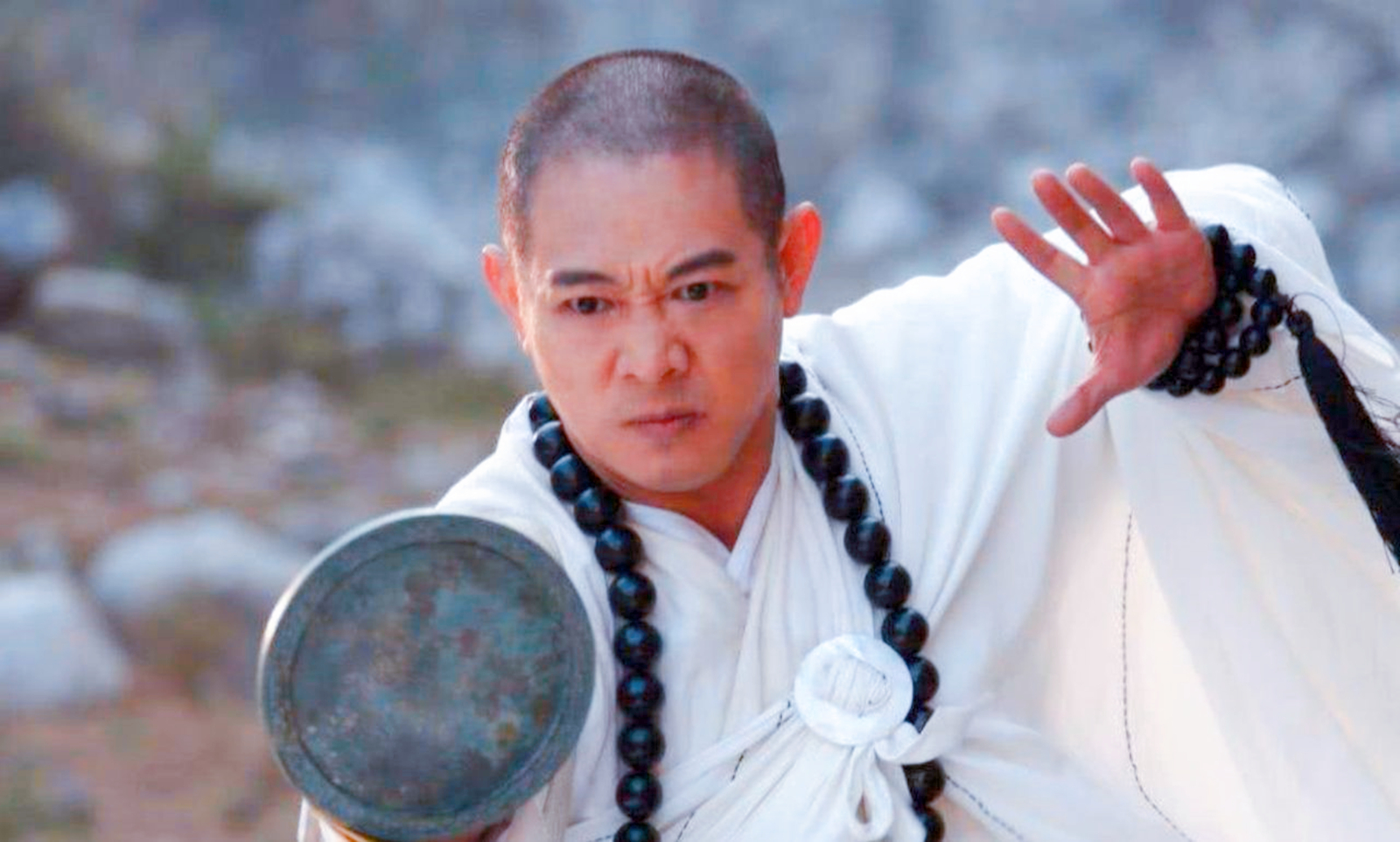 58-year-old Jet Li appeared in Mount Wutai, sitting cross-legged in a ...