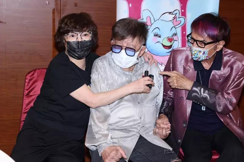 Surgery died out, Taiwan's 88-year-old diamond singer Lin Chong cried ...