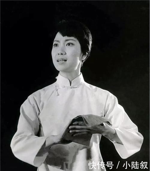 Look at Li Weikang's photos: the goddess of Peking opera from the young ...