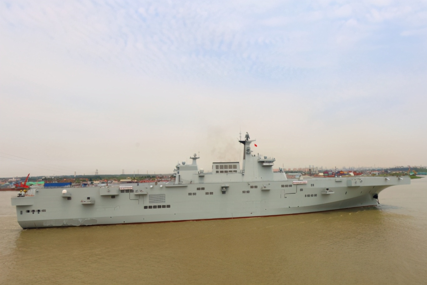 Two Chinese ships docked side by side, when did the Guangxi ship enter ...