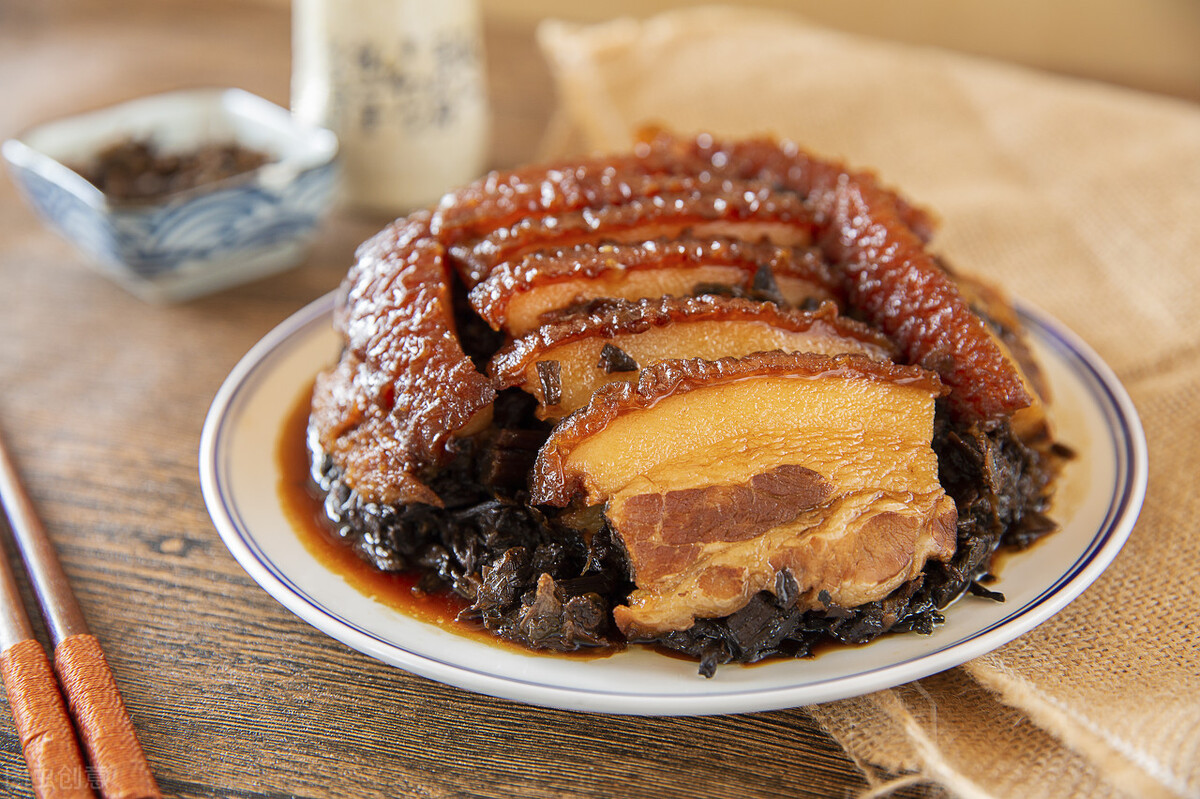 This is the authentic way to cook pork with Mei Cai. It will teach you ...
