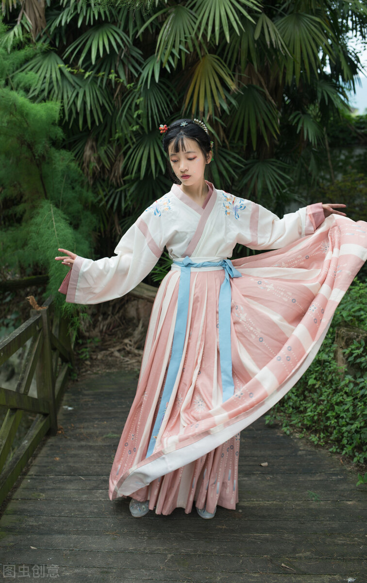 The Eight Beauty of Qinhuai with Endless Ways (6)-Kou Baimen - iNEWS