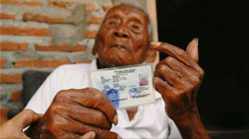 Indonesia's 146-year-old man wants to die in his later years. The ...