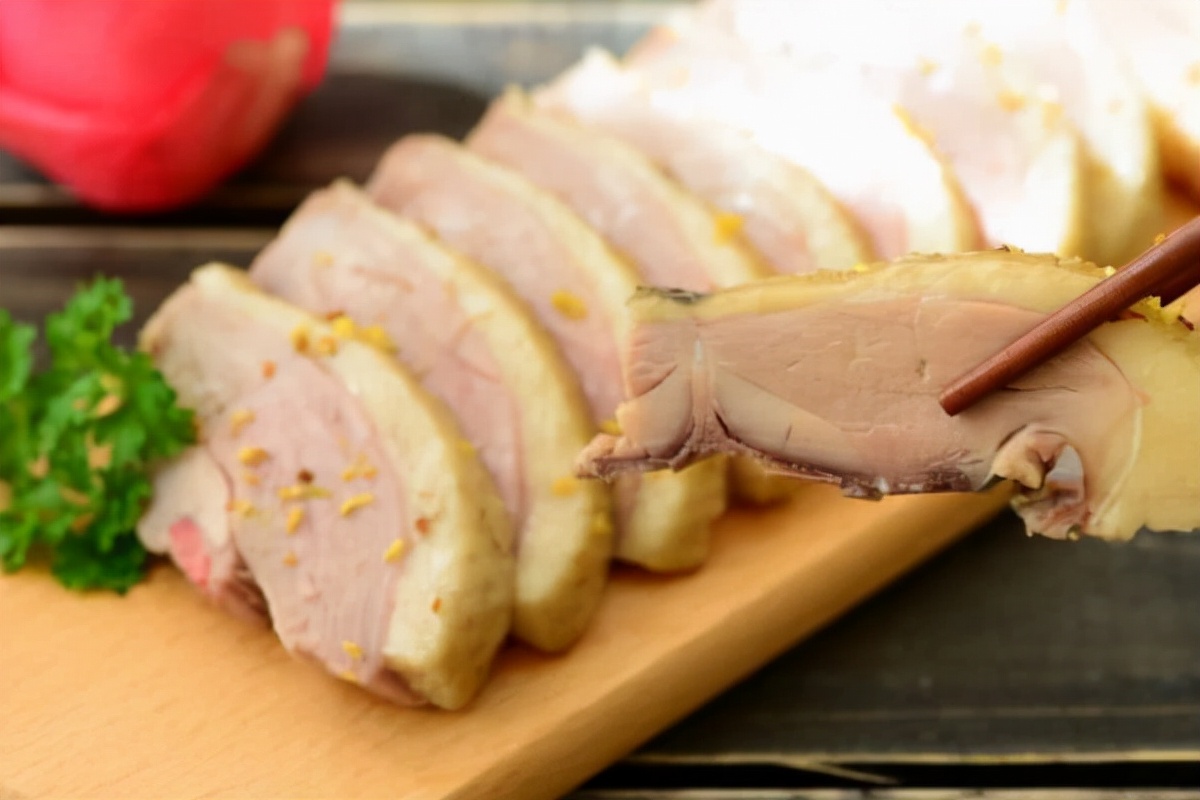 Traditional sweet-scented osmanthus brine duck, full of gravy ...