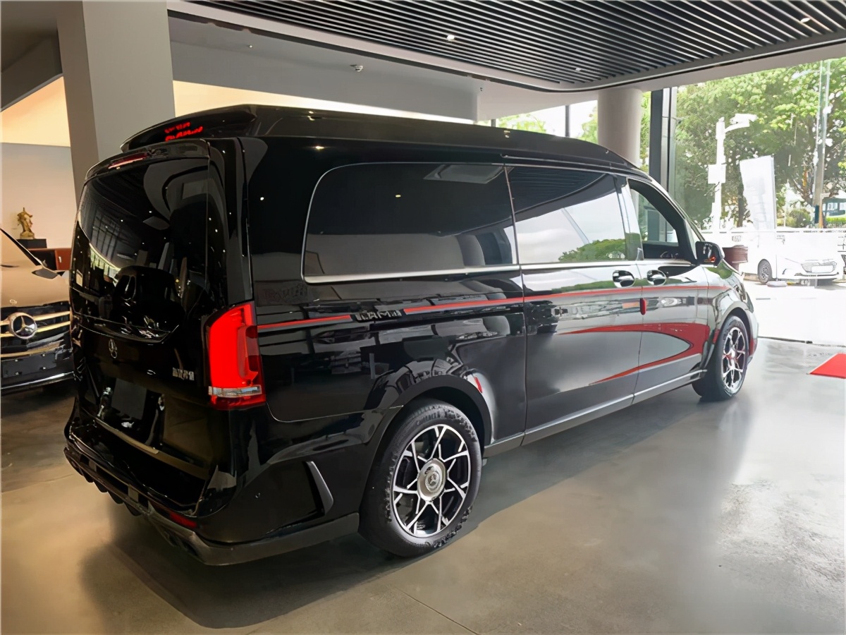 Mercedes-Benz V260L carbon fiber version of Vanzim, a luxury seven-seater commercial vehicle - iNEWS