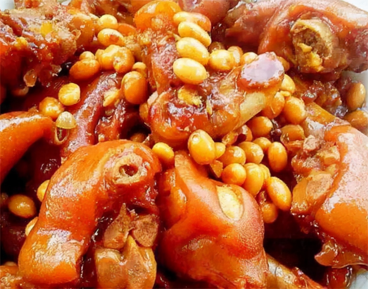 Super soft and waxy soybean stewed pig's feet, a mouthful of collagen ...