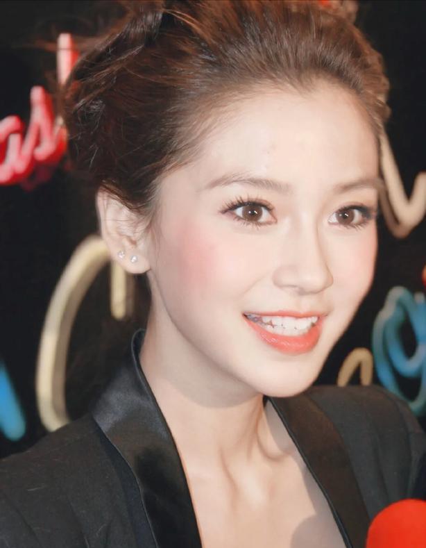 Angelababy Yang Ying's role in the face is not for nothing, and the young model period is even ...