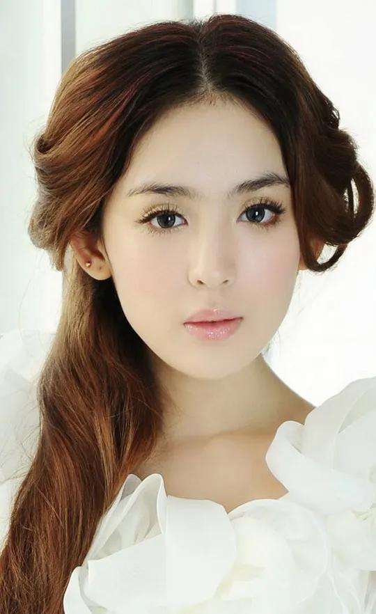 Guli Nazha's exquisite pictures: exquisite appearance, beautiful and ...