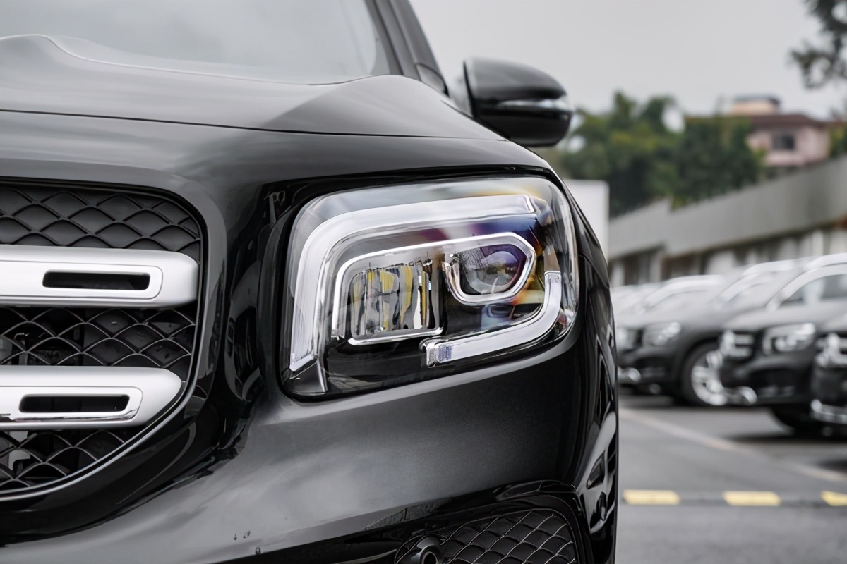 Mercedes-Benz GLB evaluation: simple interior style, good power ...