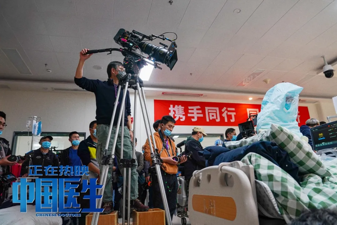 "Chinese Doctor" box office exceeds 900 million, director Liu Weiqiang ...