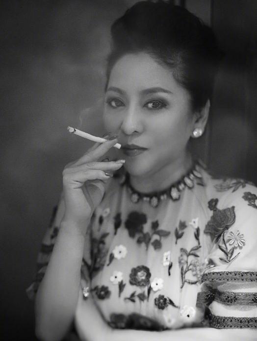 "Godmother of Hong Kong" Chen Lan: She was ill at the age of 6 and was ...