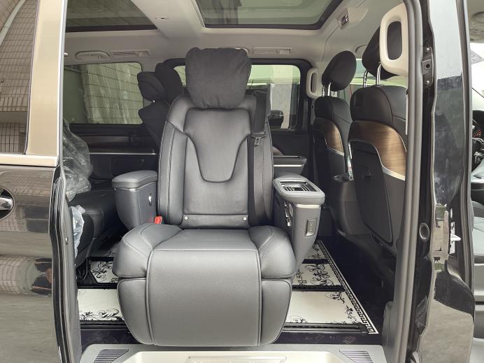 Practical modification of Mercedes-Benz V-Class - iMedia