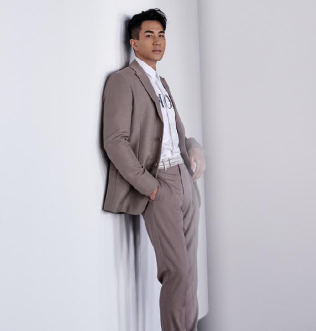 Hawick Lau's recent photos are public, and his image has changed ...