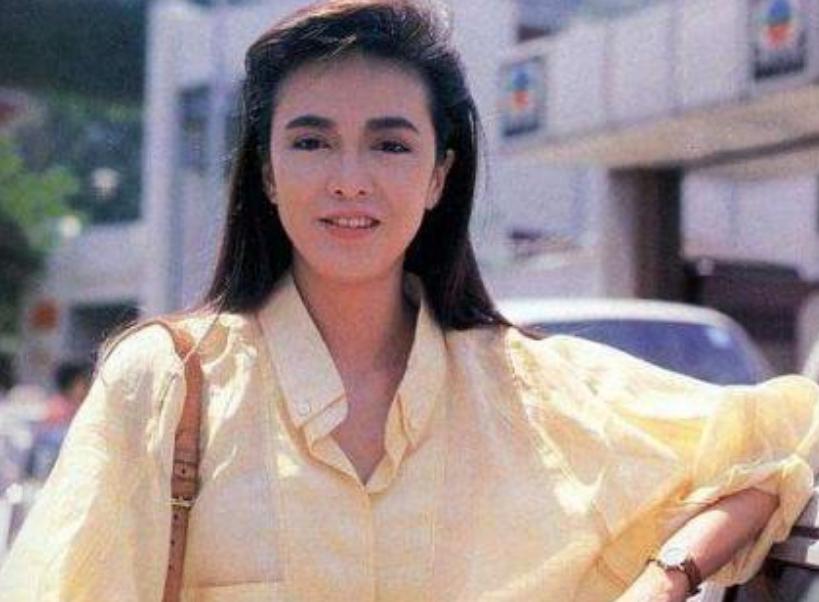 Zheng Yuling: Entered the circle at the age of 19, after taking the ...