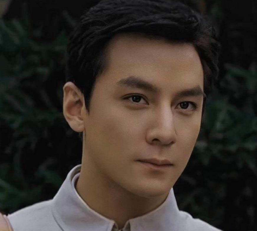 Wang Leehom took a photo with Daniel Wu, the two male gods are in the ...