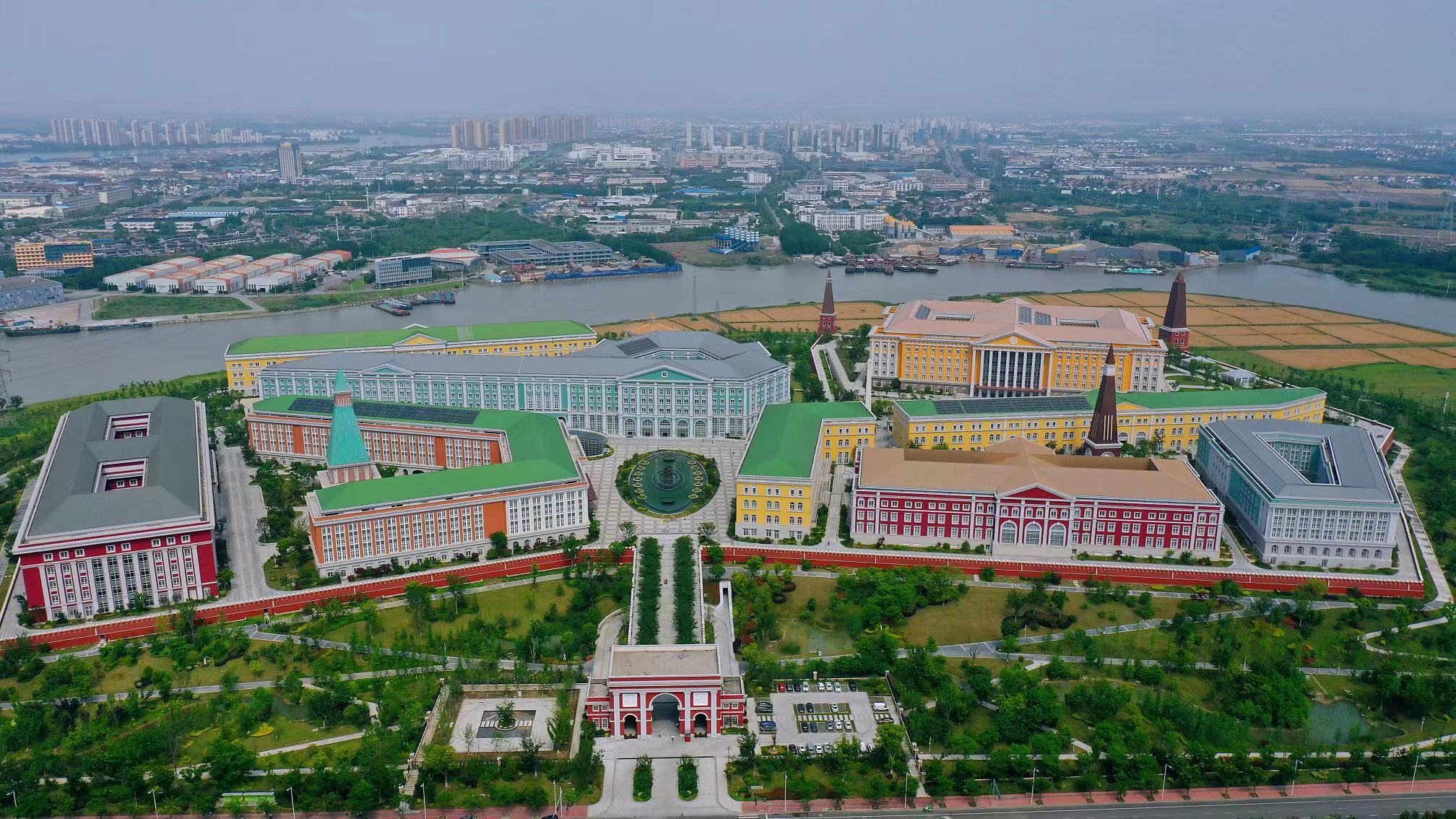 Suzhou Huawei R&D Center, which took 8 years to build, looks like a ...