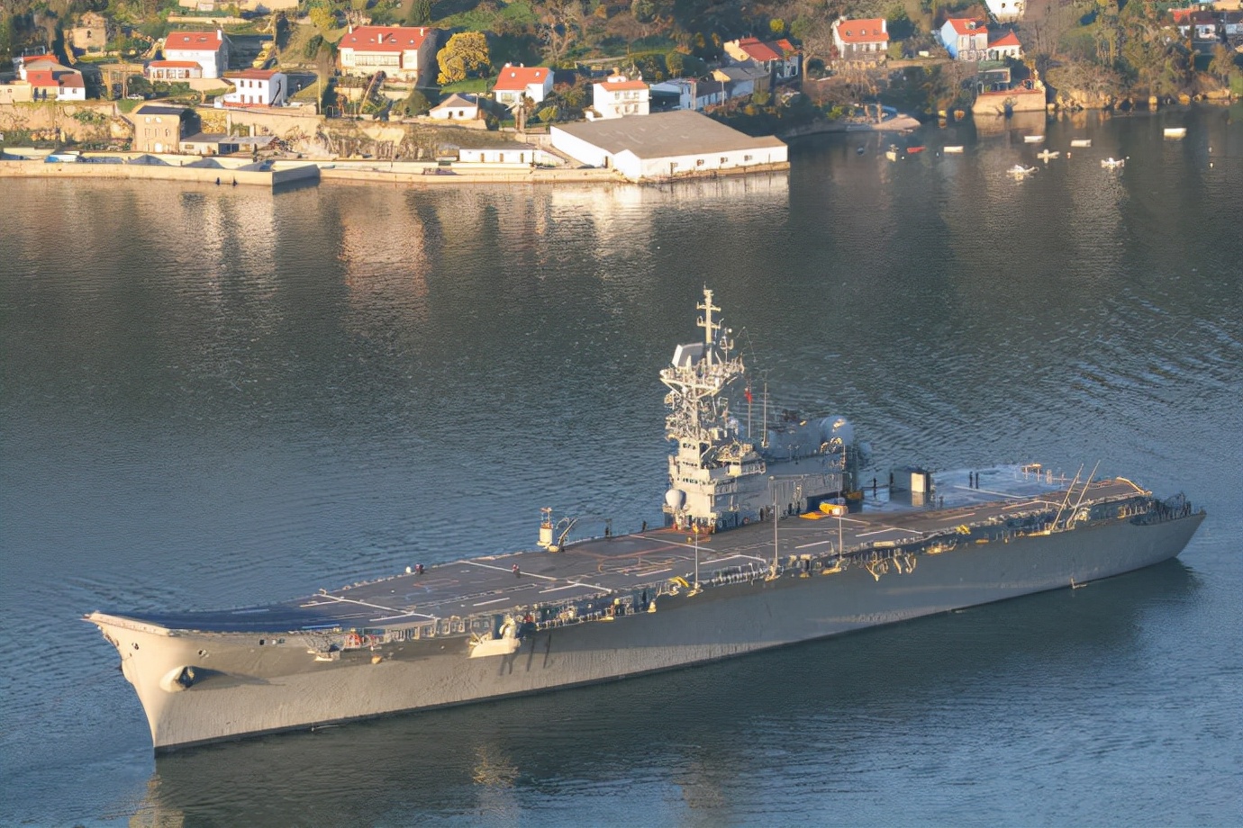 美國制海艦構想的體現-阿里圖斯亞斯親王號航母 - 資訊咖