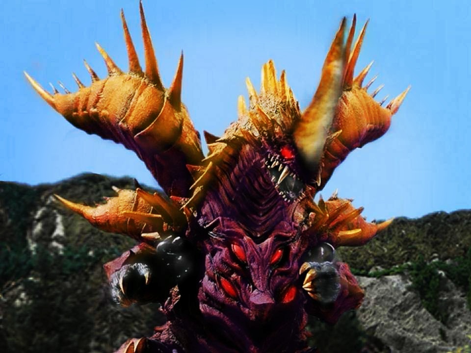 The final bosses in the two Ultramans, after changing their colors and ...