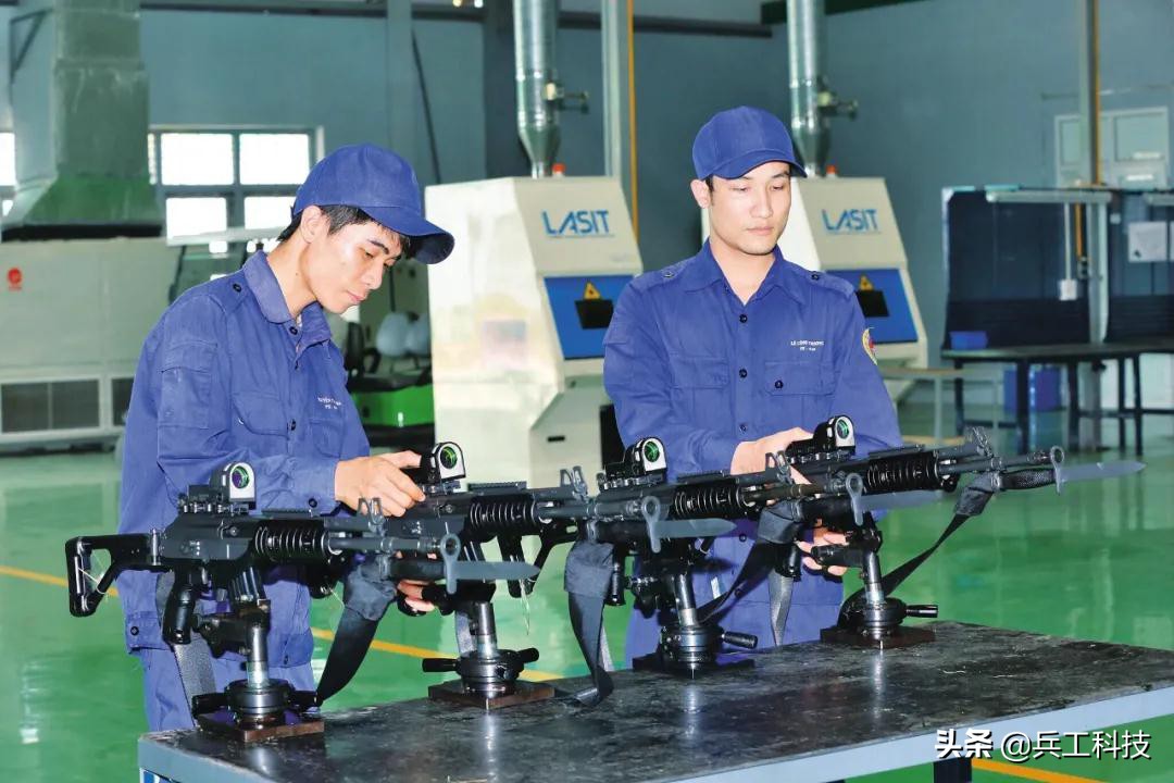 What is the level of Vietnam's new standard rifle STV-380/215 - iNEWS