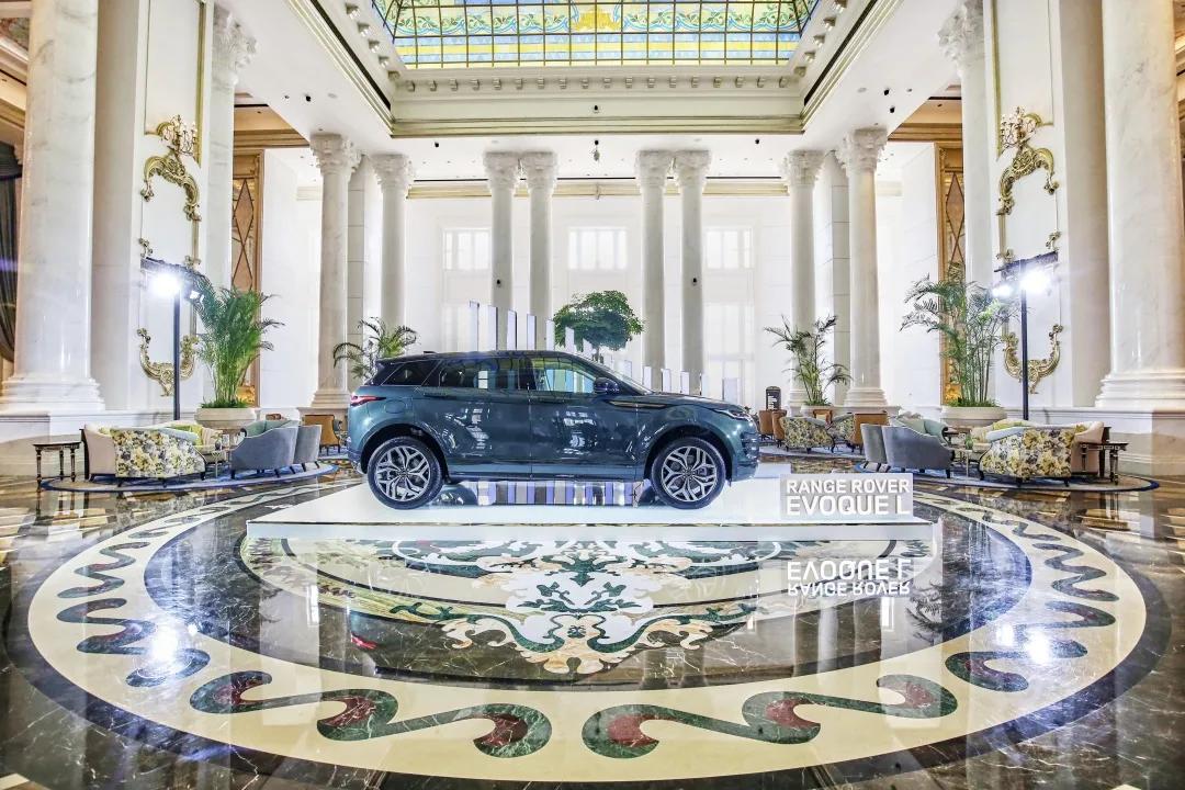 Naturally eye-catching new Land Rover Range Rover Evoque L is ...