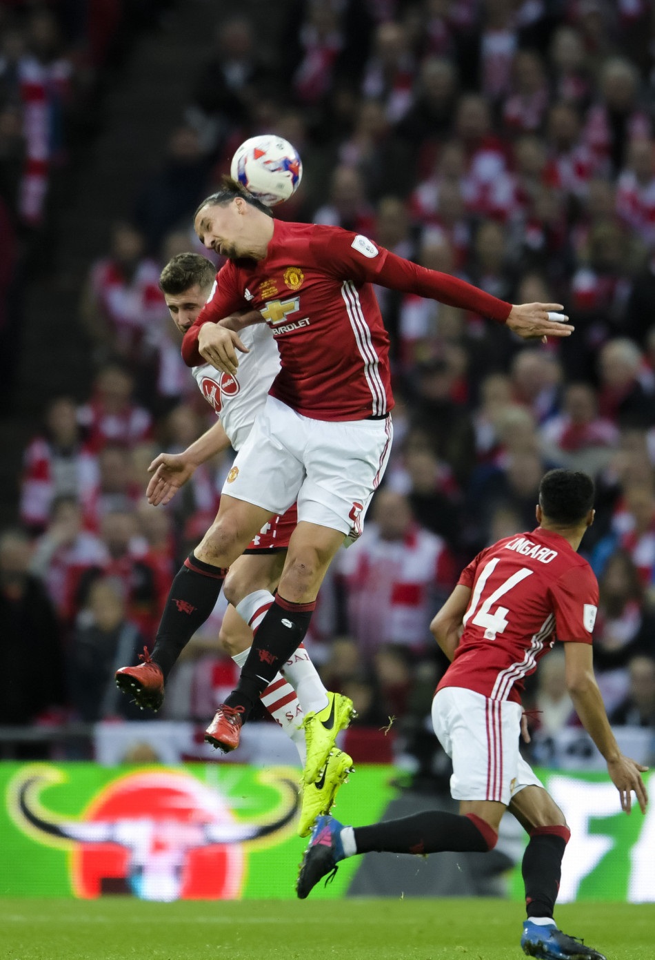 Ronaldo's header ability is the best in the world!I'll have to relax ...