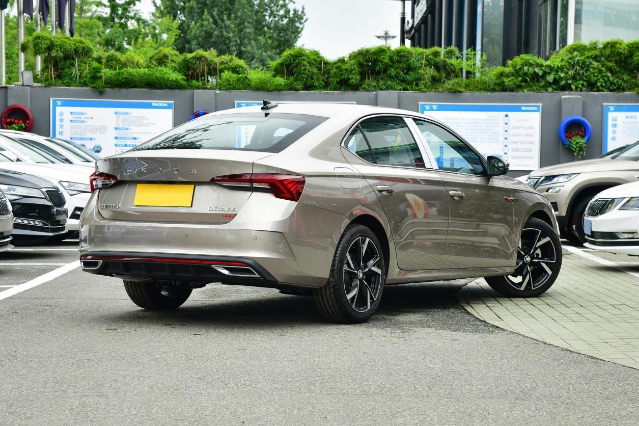 Skoda strikes back again, the new Octavia pro strikes, the space is as ...