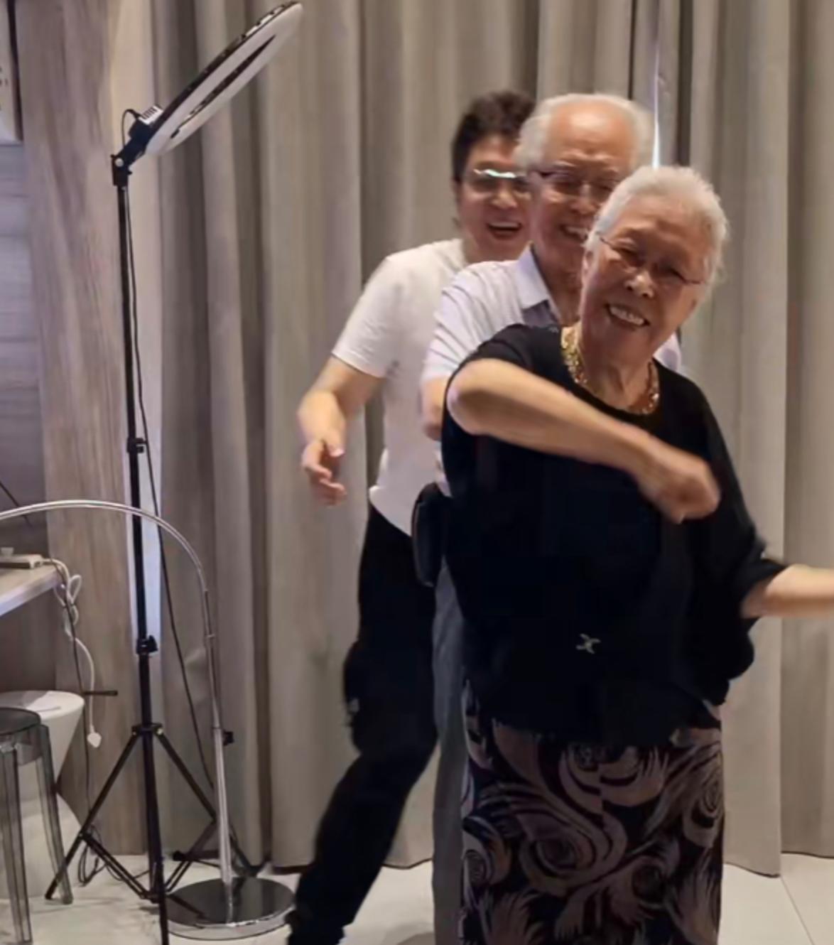 On the way to mourn the Yuexian, Wang Weinian heard of the death of his old mother, and Pan ...