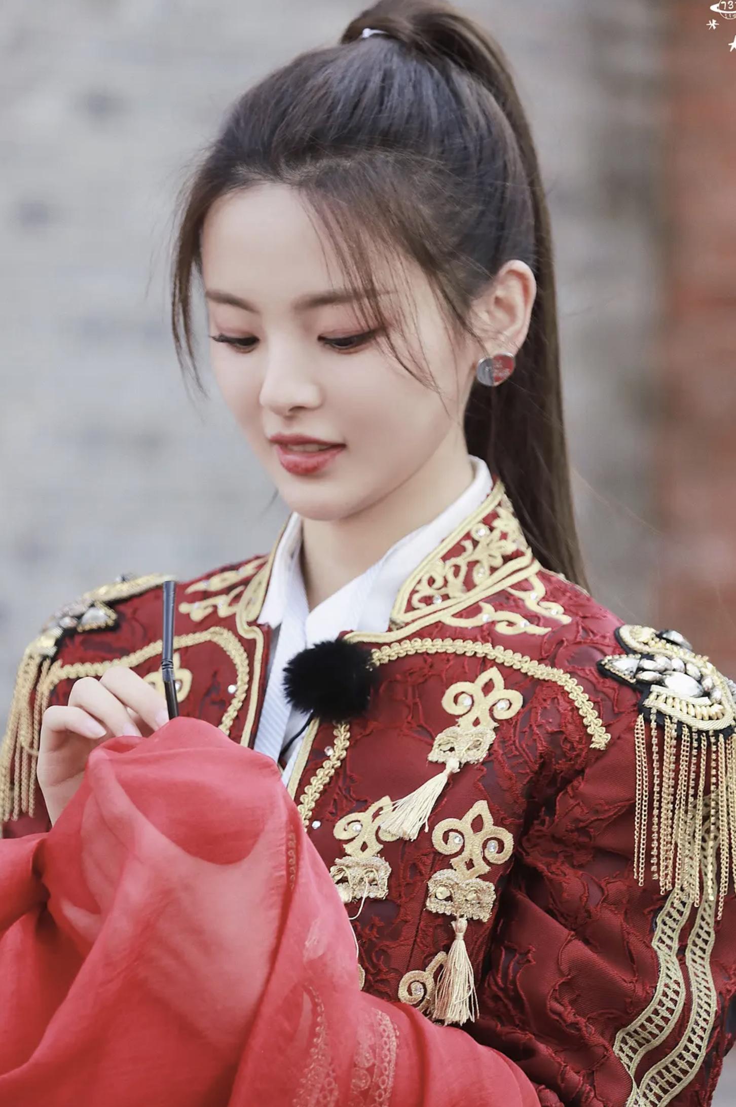 Yang Chaoyue: From a working girl to a celebrity, she who earns 10 ...