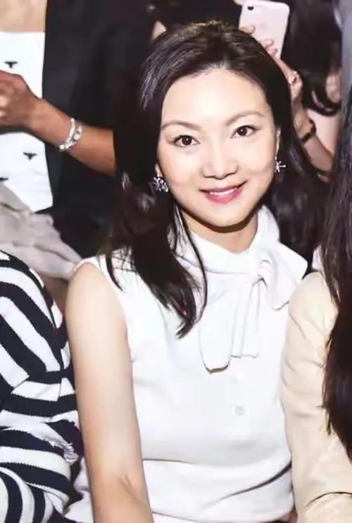 Looking at Chen Ting after 22 years, she has hidden three children in a ...