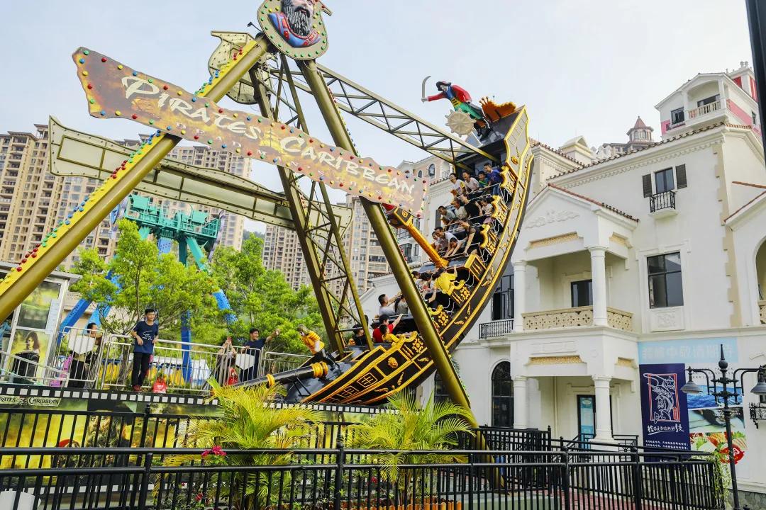 To accompany the child, or to be accompanied by the child?What is the ...