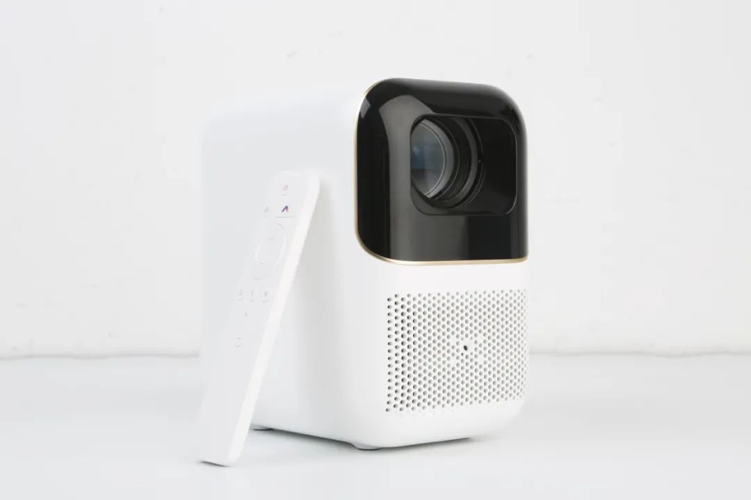 Home mobile theater-Xiaoming Q1 Pro smart projector - iNEWS