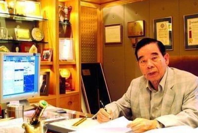 Hong Kong tycoon Zheng Yutong, the backer of Stanley Ho, owns three 500 ...