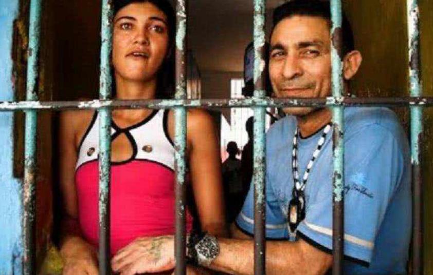 Prisons in India, male and female prisoners together, female prisoners ...