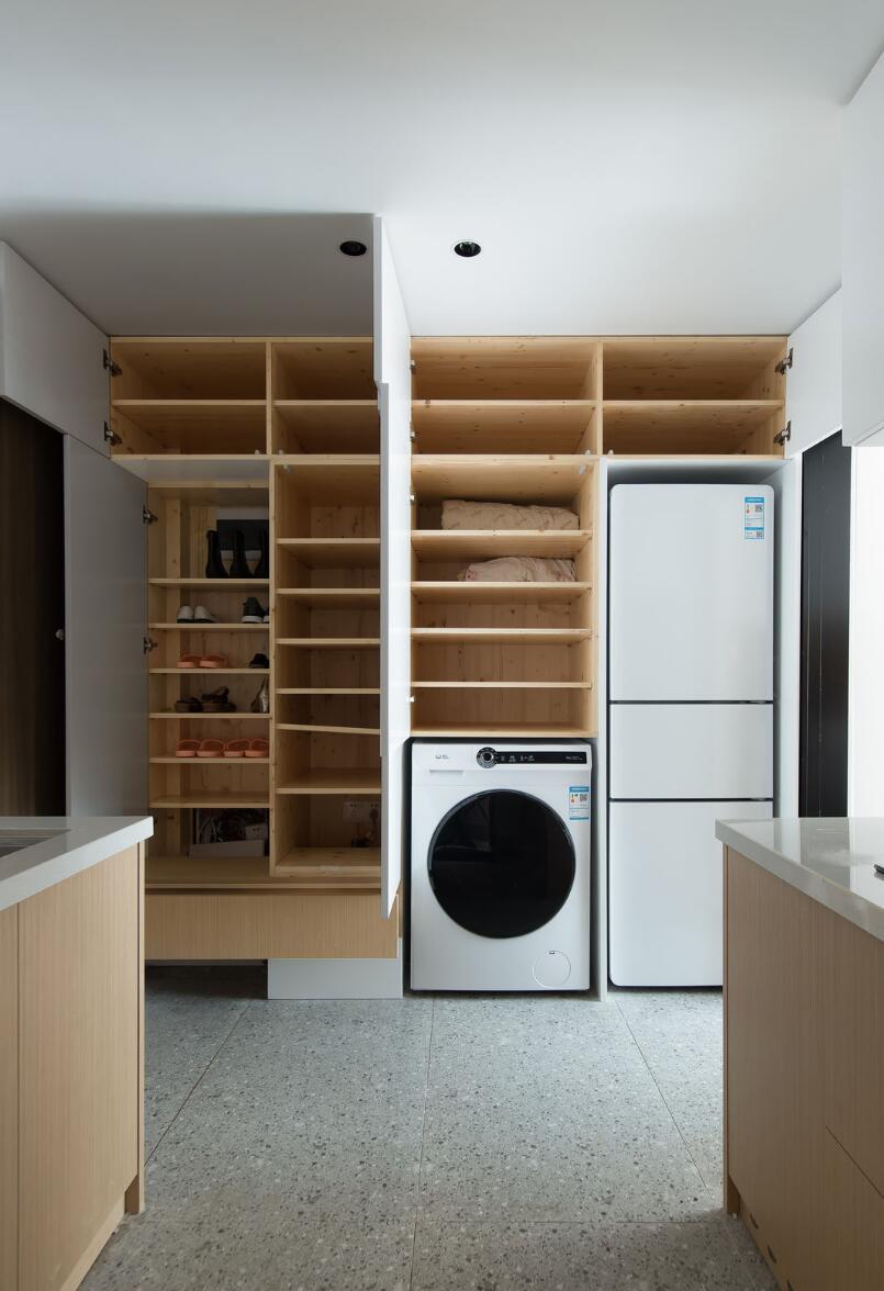 Small apartment type cleverly made modular small bedroom to break the ...