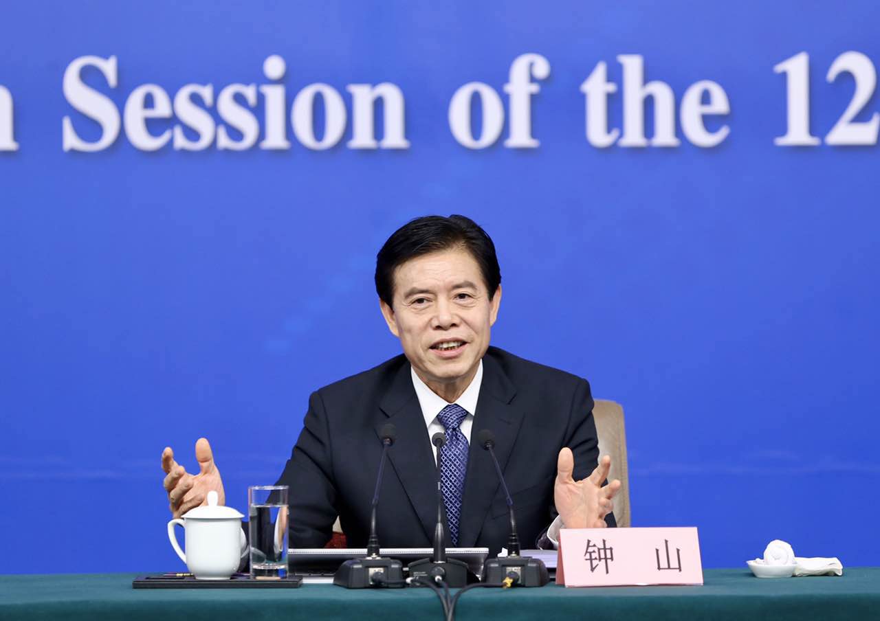 At a critical moment, the Chinese and American ministers of commerce ...