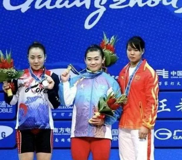 Also an Olympic champion, Yao Li gave up her nationality and refused to ...