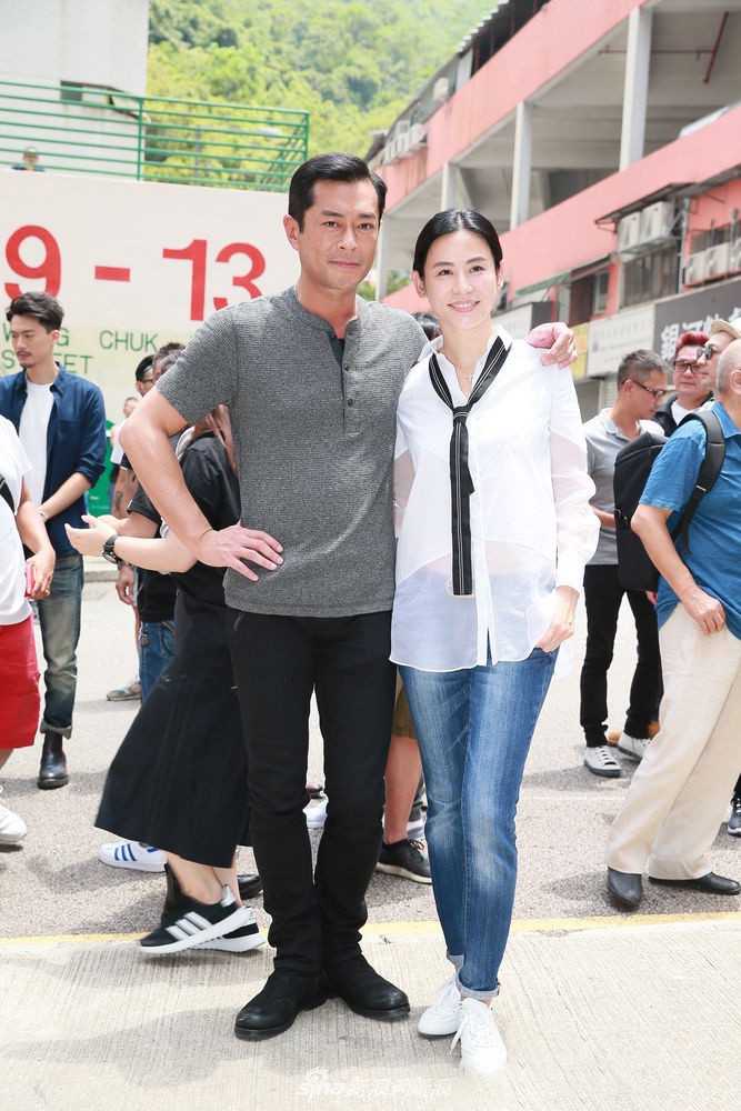 50-year-old Xuan Xuan and Gu Tianle have a good relationship, wearing a ...