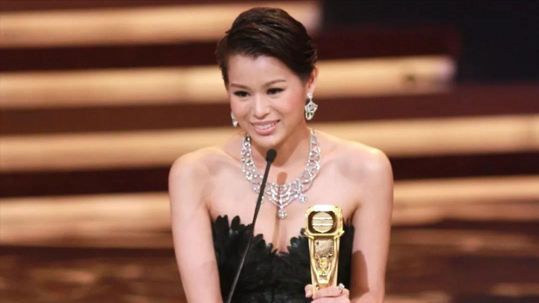 Hu Xing'er, who posted 30 million and broke up with the scumbag and had ...