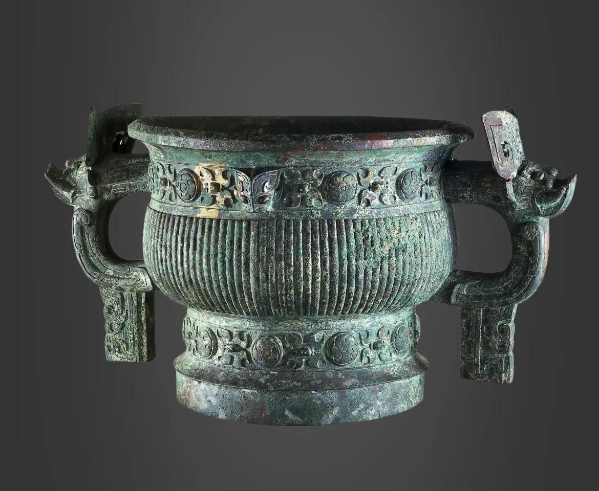 The Western Zhou Dynasty Bronze "Kang Hou Gui" - iMedia