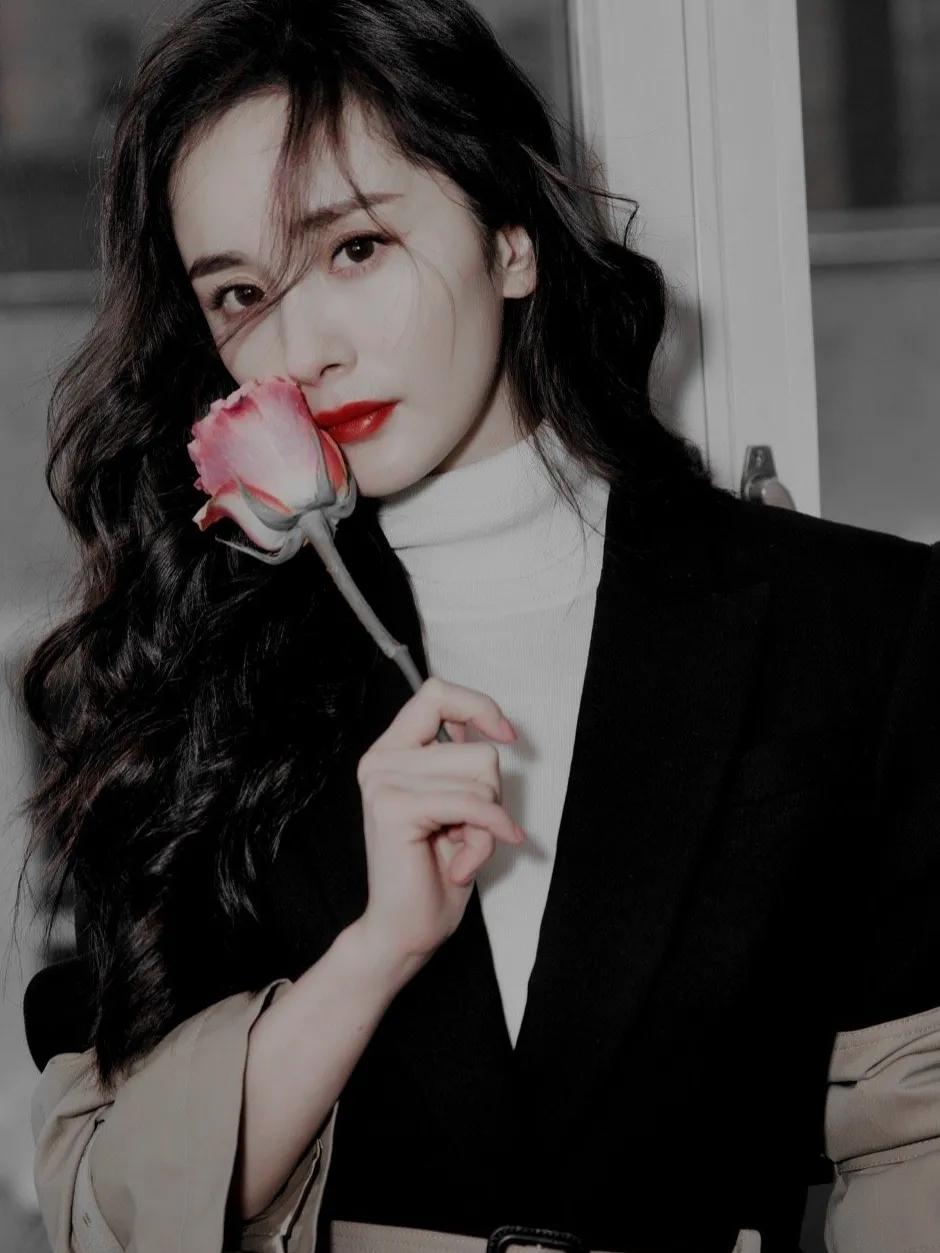 "Black and red physique" Yang Mi's family history and the 4 men behind ...