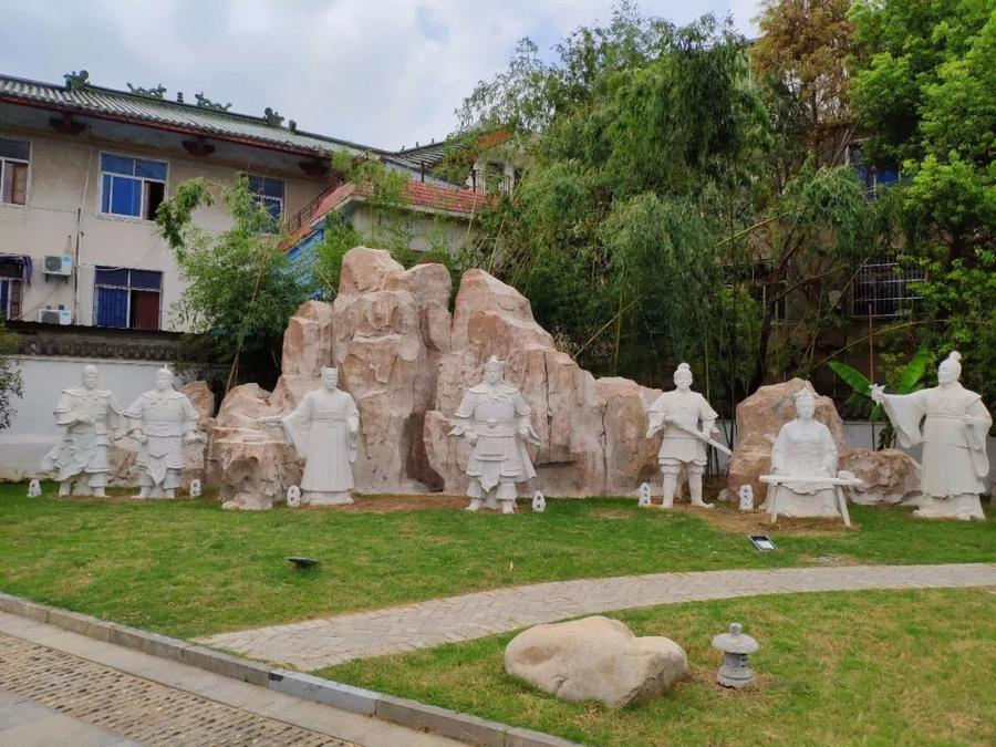 Where is Zhou Yu's home? I have never been consequence in hundreds of ...