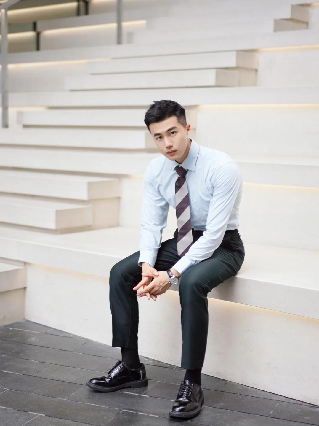 Financial style, business style, and workplace dress codes for 30-year ...